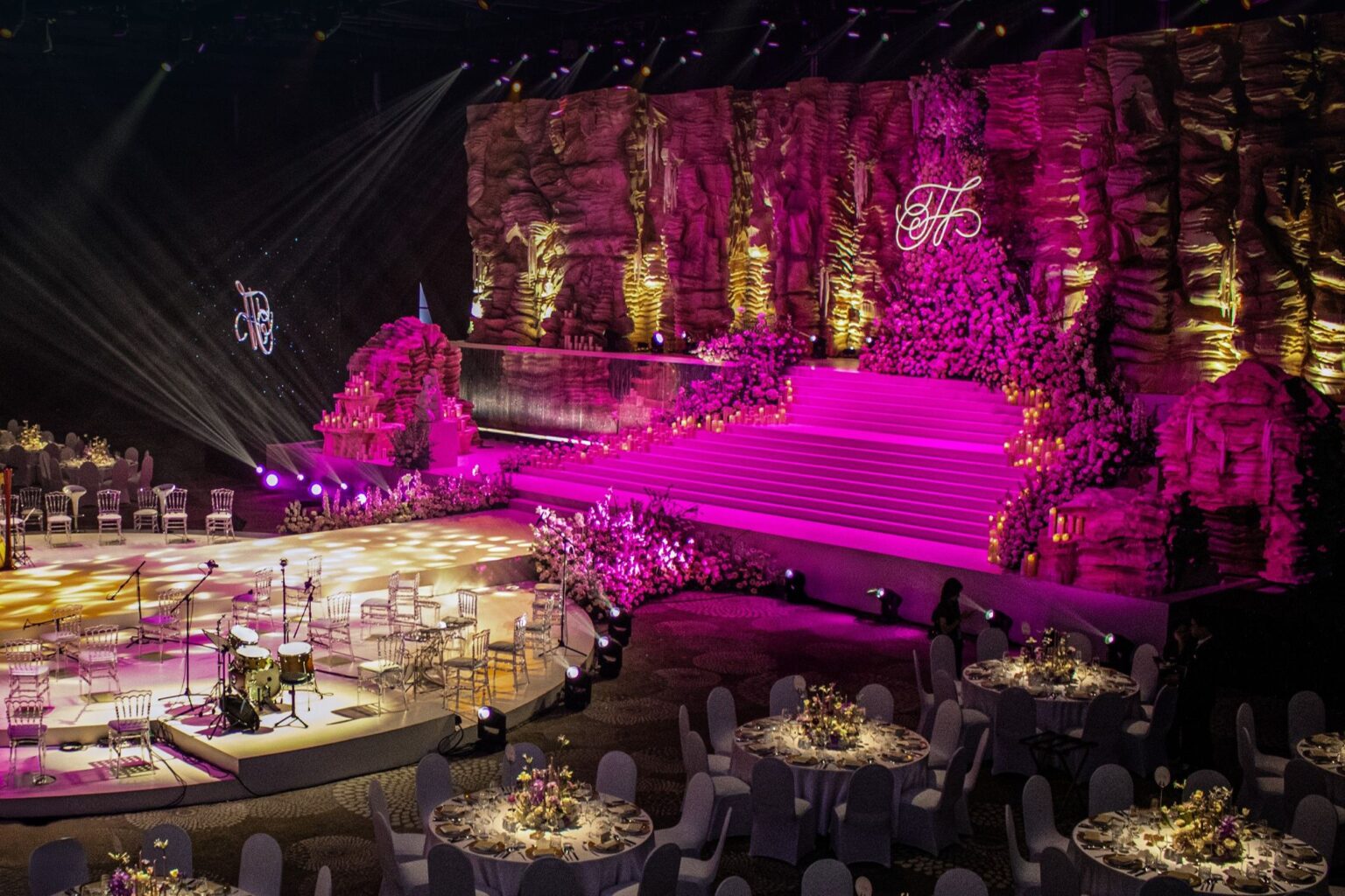 THISKYHALL SALA CONVENTION CENTER - Dream Wedding